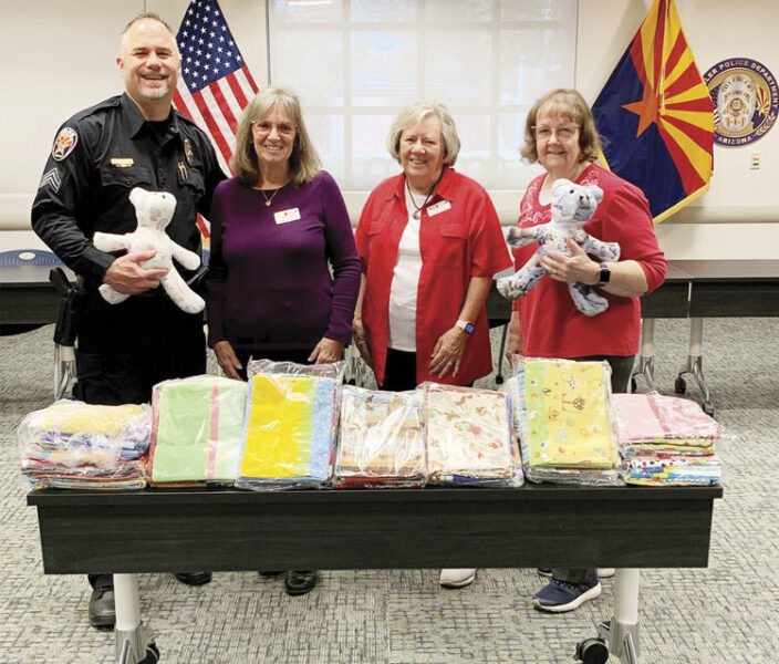 Sew-N-Sews December Meeting and Holiday Luncheon – Sun Lakes Splash