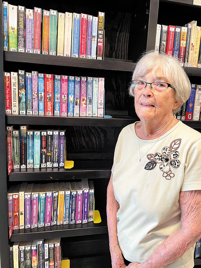 The Library Corner at SLCC – Sun Lakes Splash
